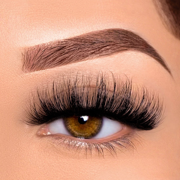 Foxy – Nova Rose Lashes